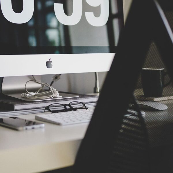 How to open iMac 2009? - OurDeal.co.uk